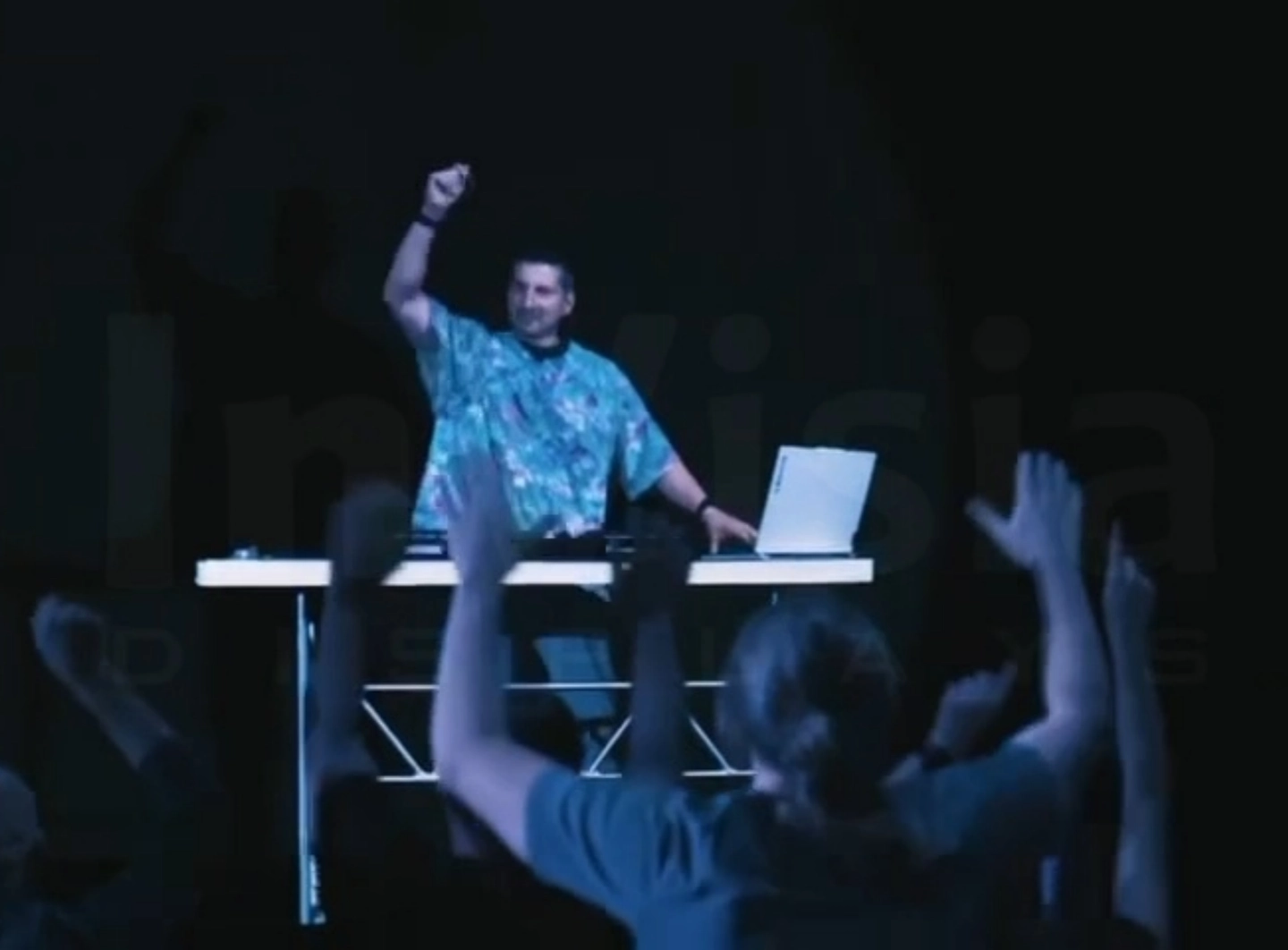 How InVisia P2.9 Holographic LED Display Created a Virtual Concert ...